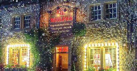 Itv Emmerdale Christmas Spoilers Chloes Dad Arrives Affair Rumbled