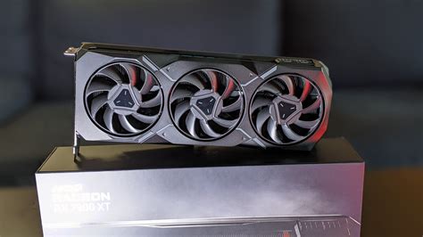 Slideshow AMD Radeon RX 7900 XT Photos