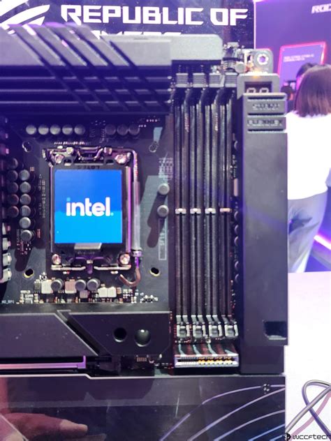 Asus Unveils Rog Maximus Z890 Hero Btf With Backside Connectors Z790 Hero Camm2 Running Ddr5