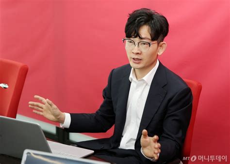 탈북 與박충권 색깔론 철 지났다고 北 언제든 포격 가능 인터뷰