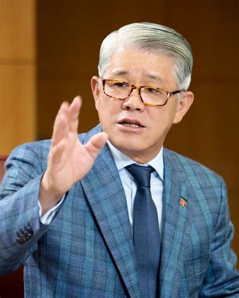 최신원 Sk네트웍스 회장 Sk케미칼 주식 4500주 매도 아주경제