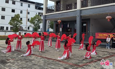 瑞金市武阳镇中心小学：银龄关爱行 最美重阳情