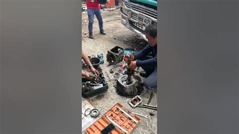 4d30 Transmission Dismantle Youtube