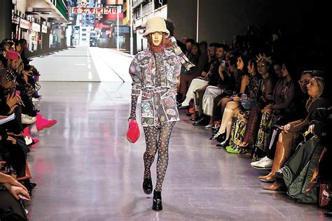 【時裝周匯演系列】港設計師亮相紐約時裝周 來一場虛擬香港時裝秀 香港文匯報