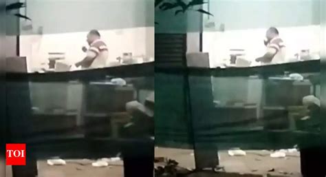 Watch Kerala Man Licks Popsicles Before Sale In Kozhikode Video Goes Viral Kochi News