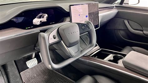 Tesla Started Installing Replacement Steering Yokes They Still Have