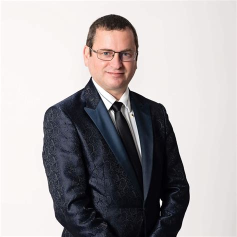 За автора Институт по трудово право