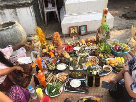 ทำบญร่วมญาติ ให้ปู่ย่า ตายาย และ หนูพิษ เจนจิรา ดีสถาน