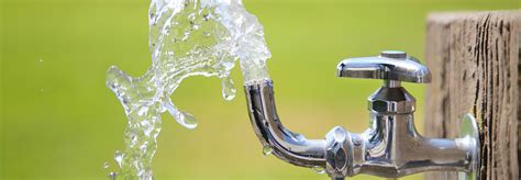 水道水が飲める国は日本を含め11カ国！海外旅行での注意点を解説｜wateroneコラム｜富士山・南阿蘇・島根・沖縄から天然水を宅配「ウォーターワン」