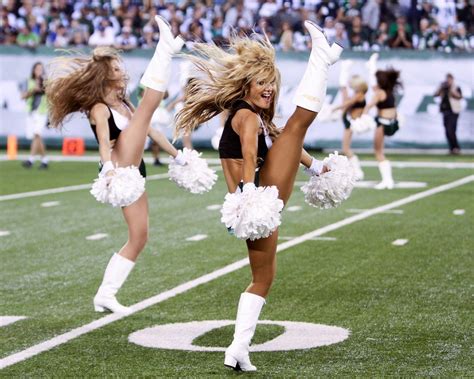 Beautiful Nicole Of The New York Jets Flight Crew Performing During A