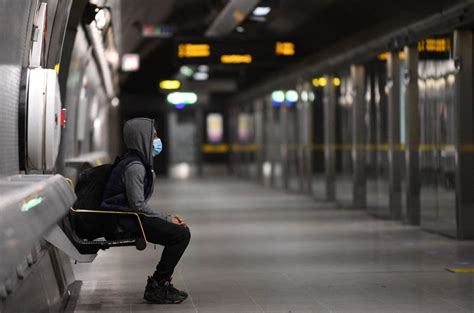 Jubilee Line Commuter Chaos Due To Power Supply Problem