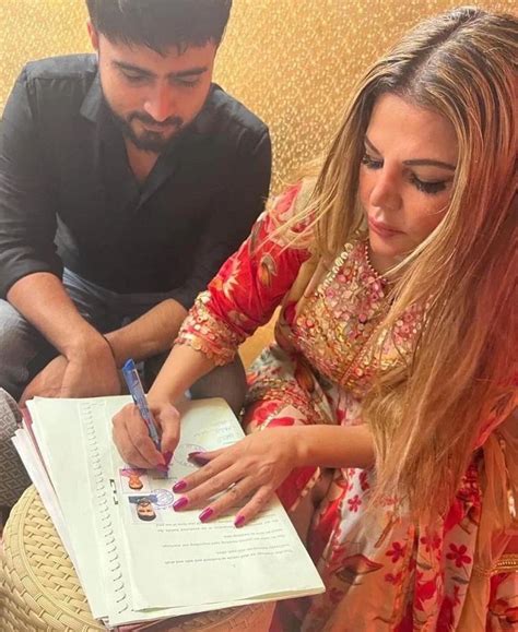 Rakhi Sawant Gets Secretly Married To Beau Adil Durani