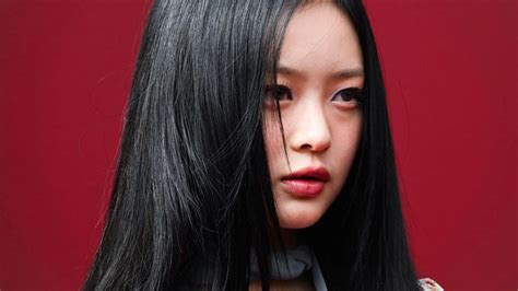 K Pop Sängerin Hanni Pham Von Newjeans Berichtet Von Mobbing Am