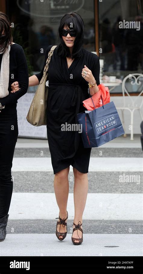 Selma Blair Looking Very Pregnant Has Lunch With A Friend Los Angeles
