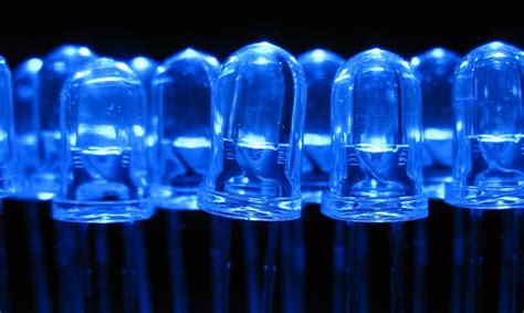 Criadores do LED azul ganham o Prêmio Nobel de Física de 2014 Tecnoblog