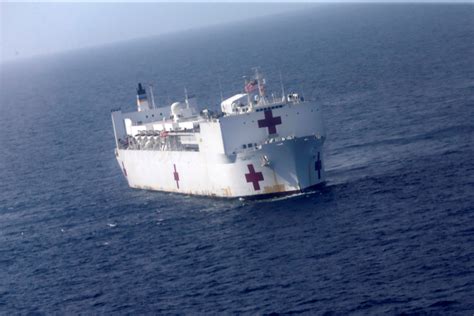 Buque hospital de EEUU arribará en junio al Caribe para atender a migrantes venezolanos