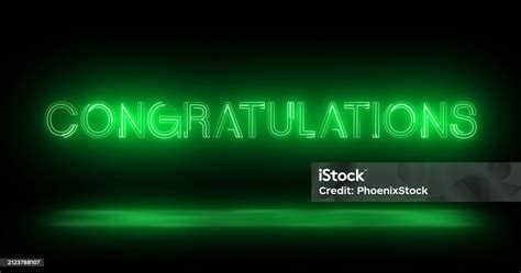 네온 레터링 타이포그래피 축하 일러스트를 축하합니다 복고풍 스타일의 졸업생 포스터 광고 자산 비디오 수평 임팩트 있는 색상 창조적 인 네온 불빛은 성공 메시지를 빛냅니다 0