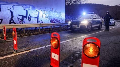 Kusel Staatsanwaltschaft Geht Von Gemeinschaftlichem Mord An Polizisten Aus DER SPIEGEL