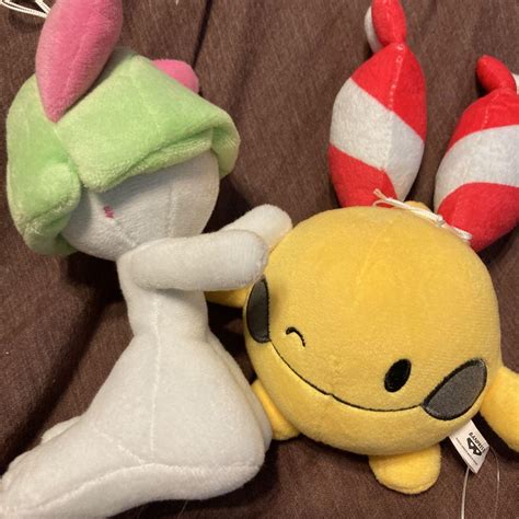 ポケモン ほぺぴた ぬいぐるみ ラルトス リーシャン メルカリ