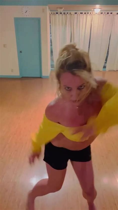 Britney Spears Fans Beg Star To Get Help After Choking Herself In