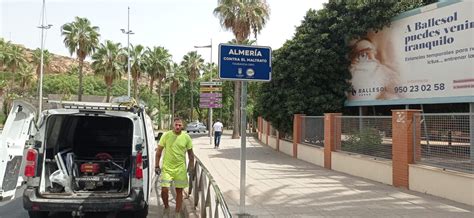 Almería se adhiere a la iniciativa Municipios contra el Maltrato