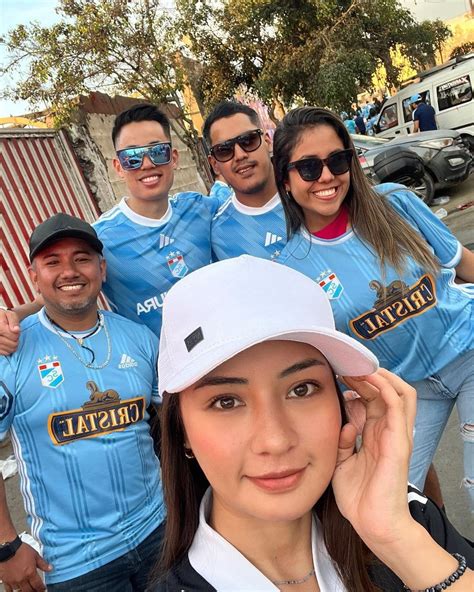 Hinchas De Sporting Cristal Cristales