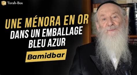 Bamidbar Une Ménora en or dans un emballage bleu azur