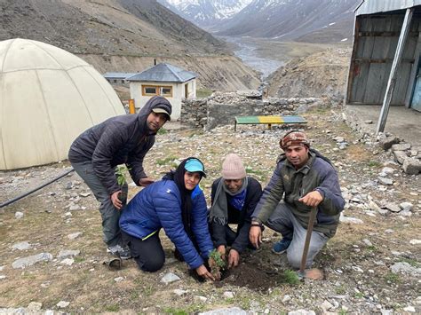 हिमालय बचाने की कोशिश जारी Pahad Ka Pathar