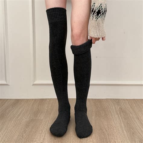 블루씨티 [왕도톰] 밴딩 오버 니삭스 두꺼운 허벅지양말 롱 겨울 양말 3color