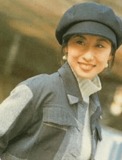 重温 陈百强去世后 为他扶灵的4位美女分别是谁