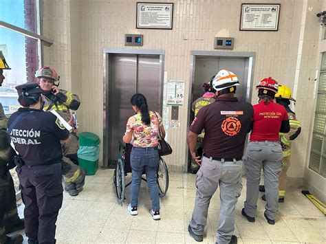 Rescatan A Cinco Mujeres Atrapadas En Elevador En Monterrey