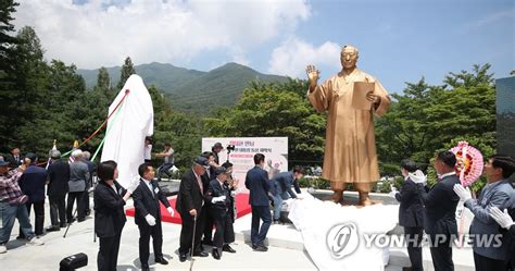 이승만트루먼 대통령 동상 제막 연합뉴스