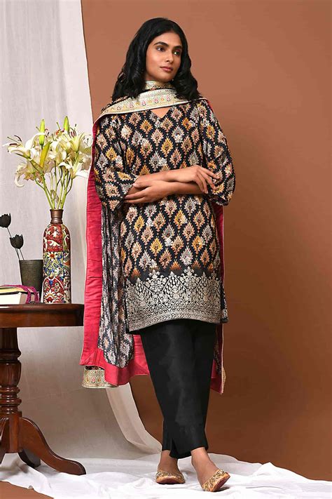 Buy Nuhh Black Kurta Dola Viscose Daman Geometric Embroidered Kurta