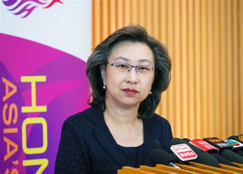 梁振英倡部門首長集體退外國國籍：愛國教育就有實際 教局長一招令下屬主動放棄 星島日報