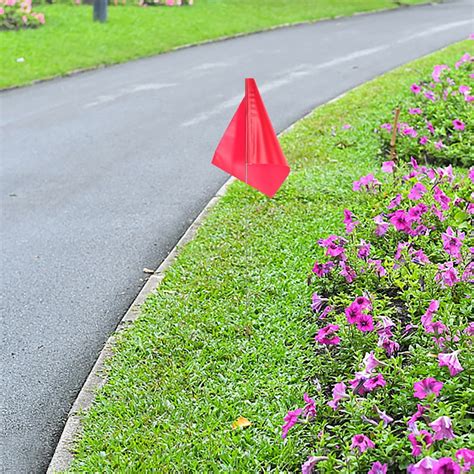 30pcs Marking Flags Garden Triangular Flags Irrigation Flags For