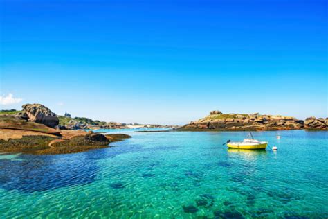 Tregastel 배죠 In 낚시는요 포트 분홍빛 화강암 코스트발 브리트니 프랑스 브르타뉴에 대한 스톡 사진 및 기타 이미지