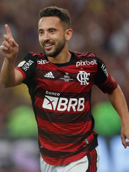 Flamengo Everton Ribeiro Se Recupera De Gastroenterite E Viaja