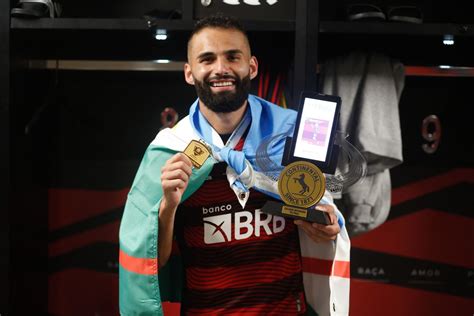 Livre De Lesões Thiago Maia Tem Melhor Ano Pelo Flamengo E Se Firma