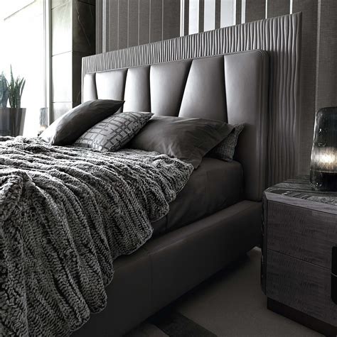 Кровать с большим подголовником 98 фото