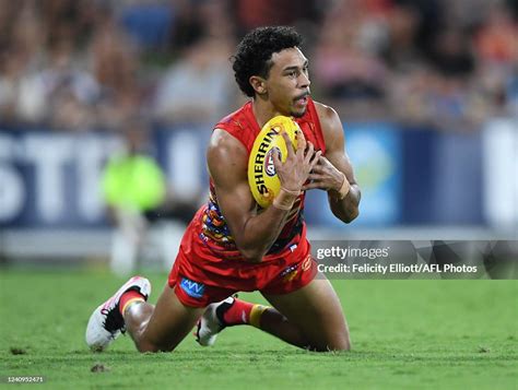 Malcolm Rosas Of The Suns Marks The Ball During The 2022 Afl Round 11 News Photo Getty Images