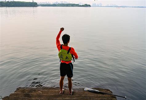 来东湖感受武大龙舟队的速度与激情 荆楚网 湖北日报网