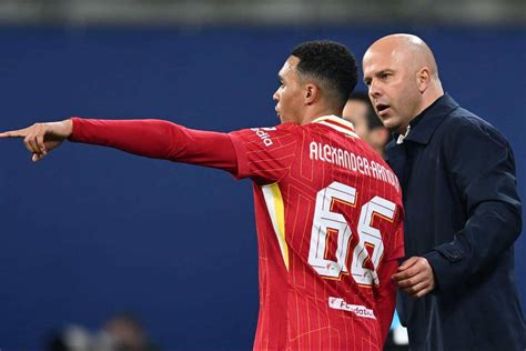 Liverpool Arne Slot Sexprime Sur Lavenir De Trent Alexander Arnold
