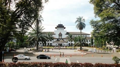 Prakiraan Cuaca Kota Bandung Jawa Barat 17 Januari 2024 Waspada Hujan