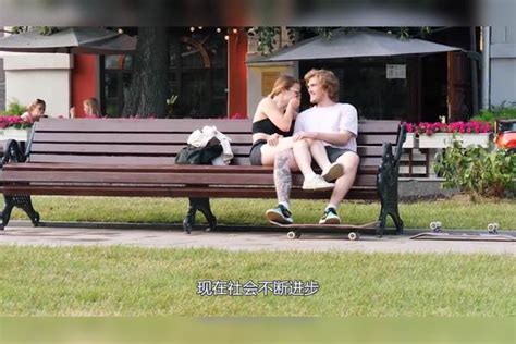 女生不能岔开腿来坐现在女孩真大胆什么动作都敢摆