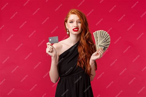 Retrato De Una Mujer Vestida De Negro Foto Premium