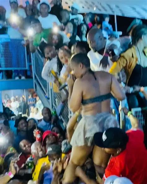 Zodwa Wabantu S E Xually Assaulted During Performance Video News Co Za
