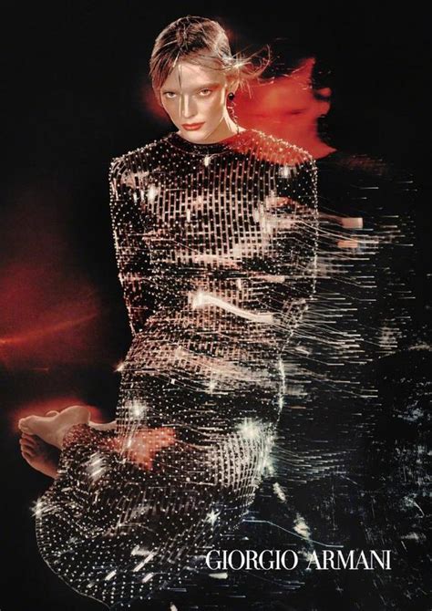 Giorgio Armani 阿玛尼 2023 假日系列大片 知乎