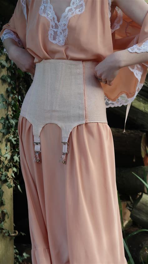 Vintage 1952 Waist Cincher Suspender Corset Size S Etsy Uk