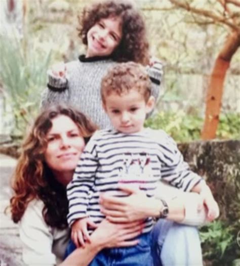 Débora Bloch sobre criação dos filhos Tem que aprender a lidar