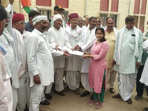 विभिन्न मांगो को लेकर निकाली रैली एसडीएम को सौंपा ज्ञापन वेतन